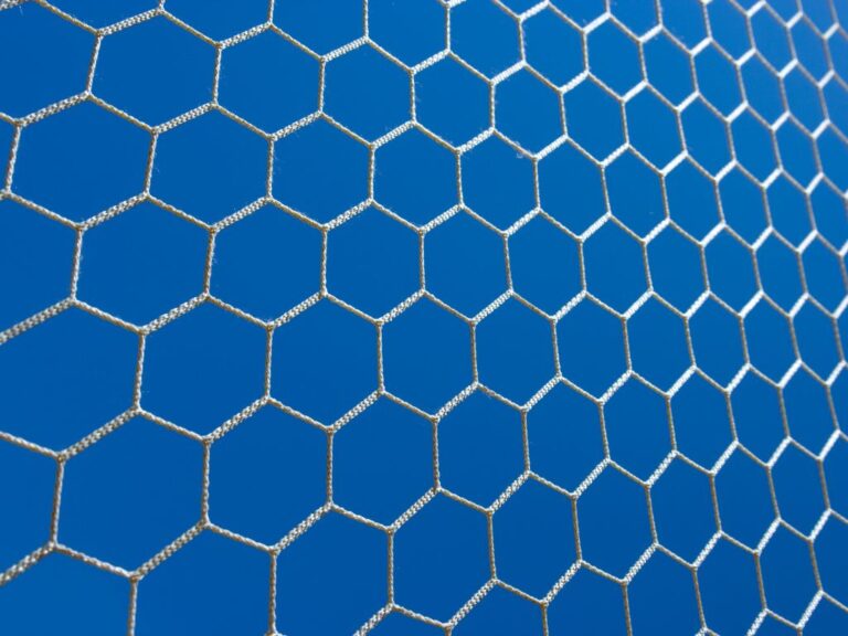 The Newest Hexagon Fence Designs Will Boost Your Outdoor Area ...